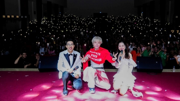 Đức Phúc, Ngô Lan Hương thăng hoa cùng sinh viên trong đêm nhạc hội ...