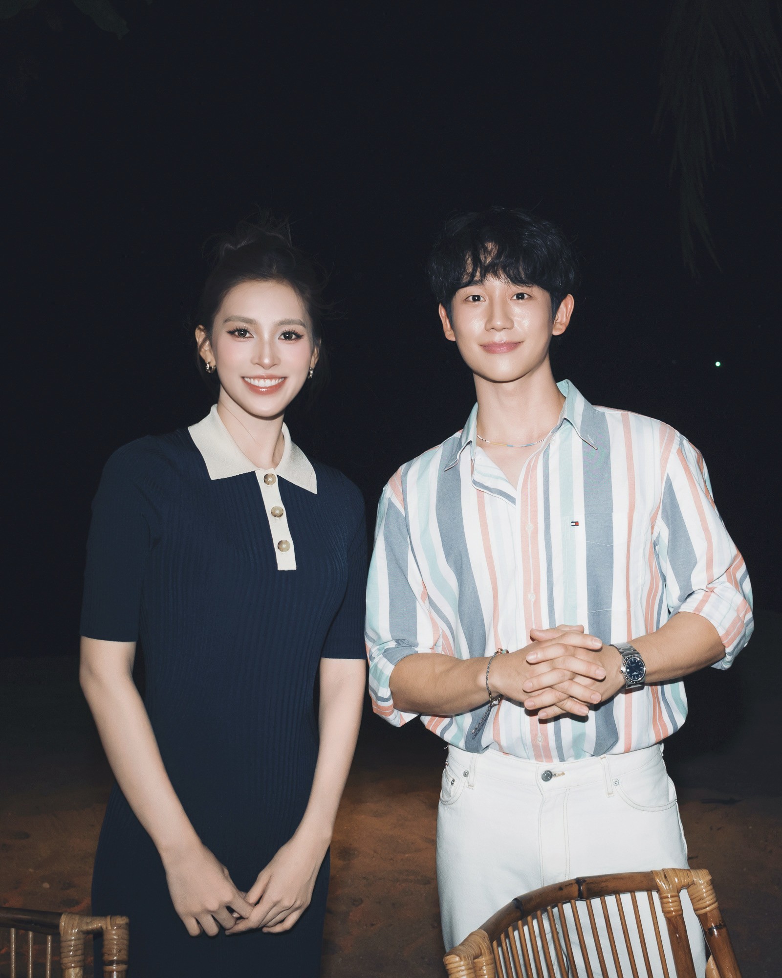 Hoa hậu Tiểu Vy khoe sắc bên cạnh tài tử Jung Hae In