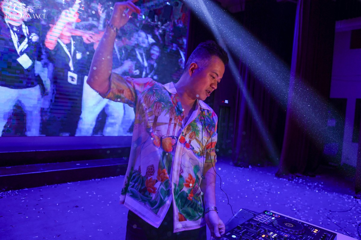 Đã tai với bộ đôi DJ Huy DX và MC Millic tại đêm nhạc "FPS 2025 - Sen’s Sen’s Resonance"