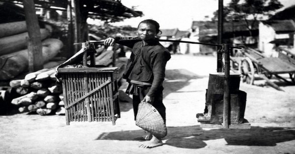 Triển lãm "Gánh hàng rong": Trở về một thời ký ức xưa